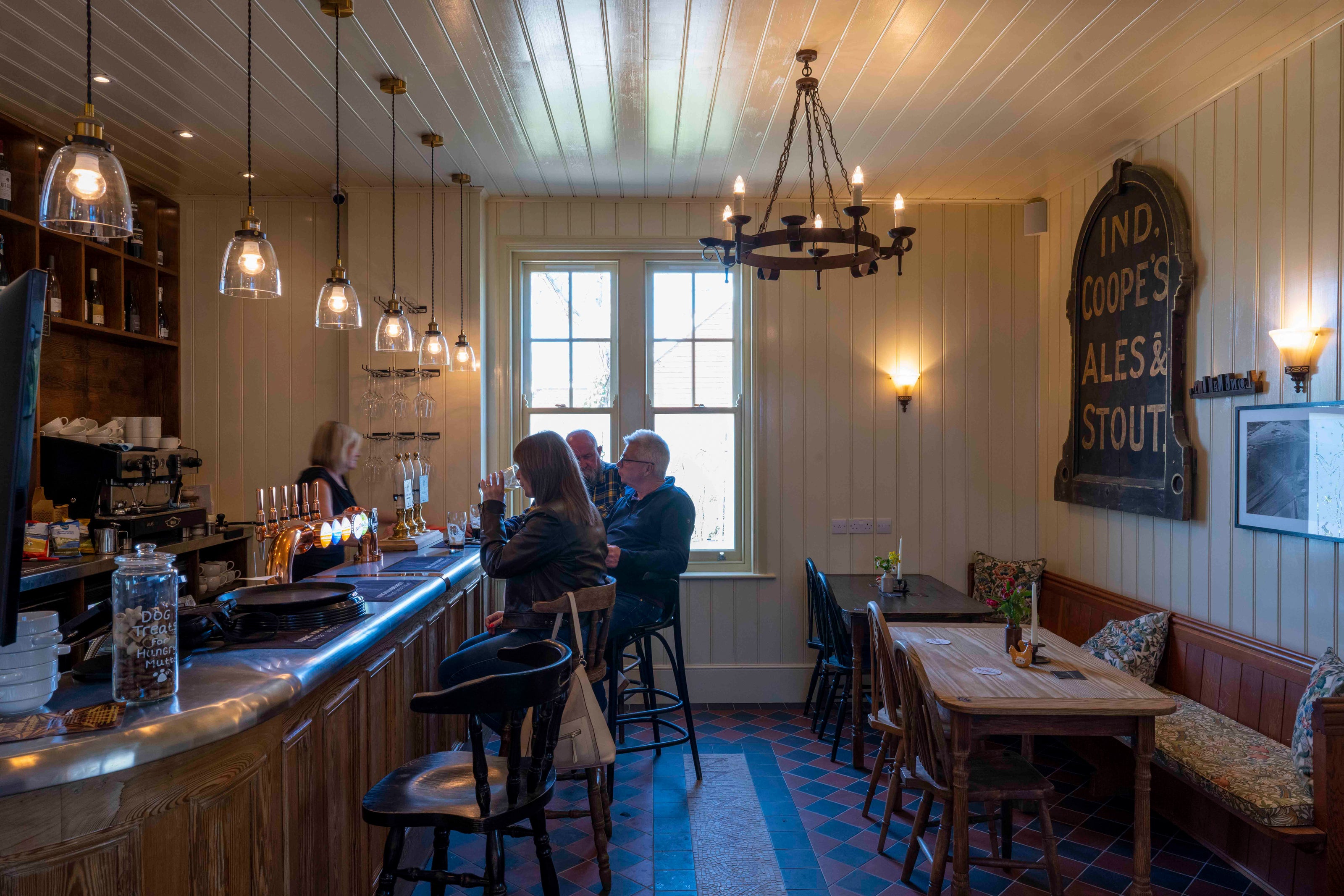 About – Long Man Inn